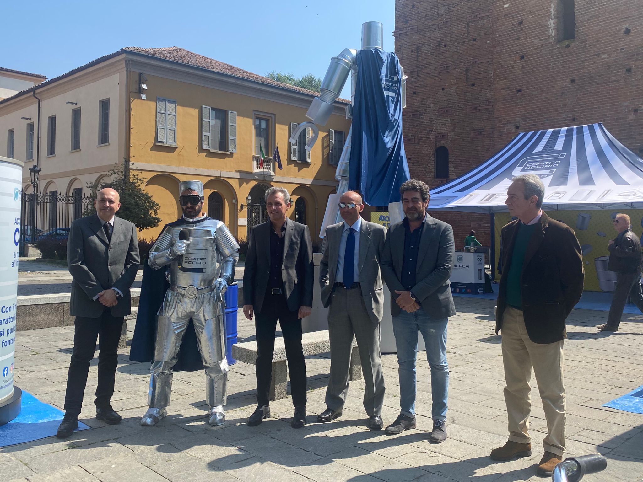 ASM PAVIA PREMIATA DA CAPITAN ACCIAIO PER L'IMPEGNO NELLA RACCOLTA ...
